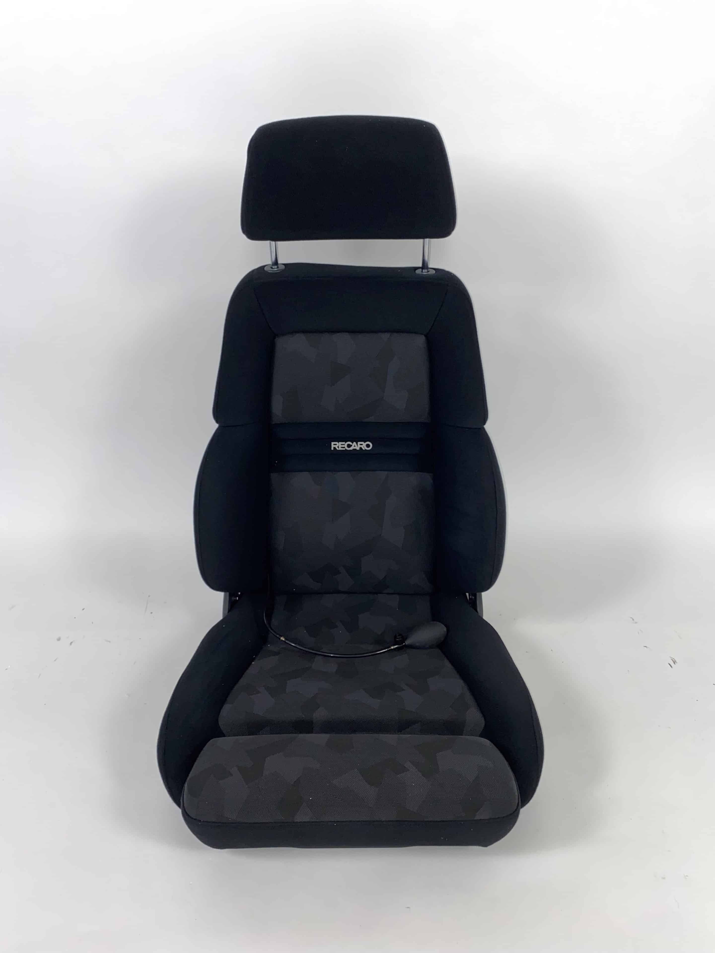 You can buy car seats online at Carsetz