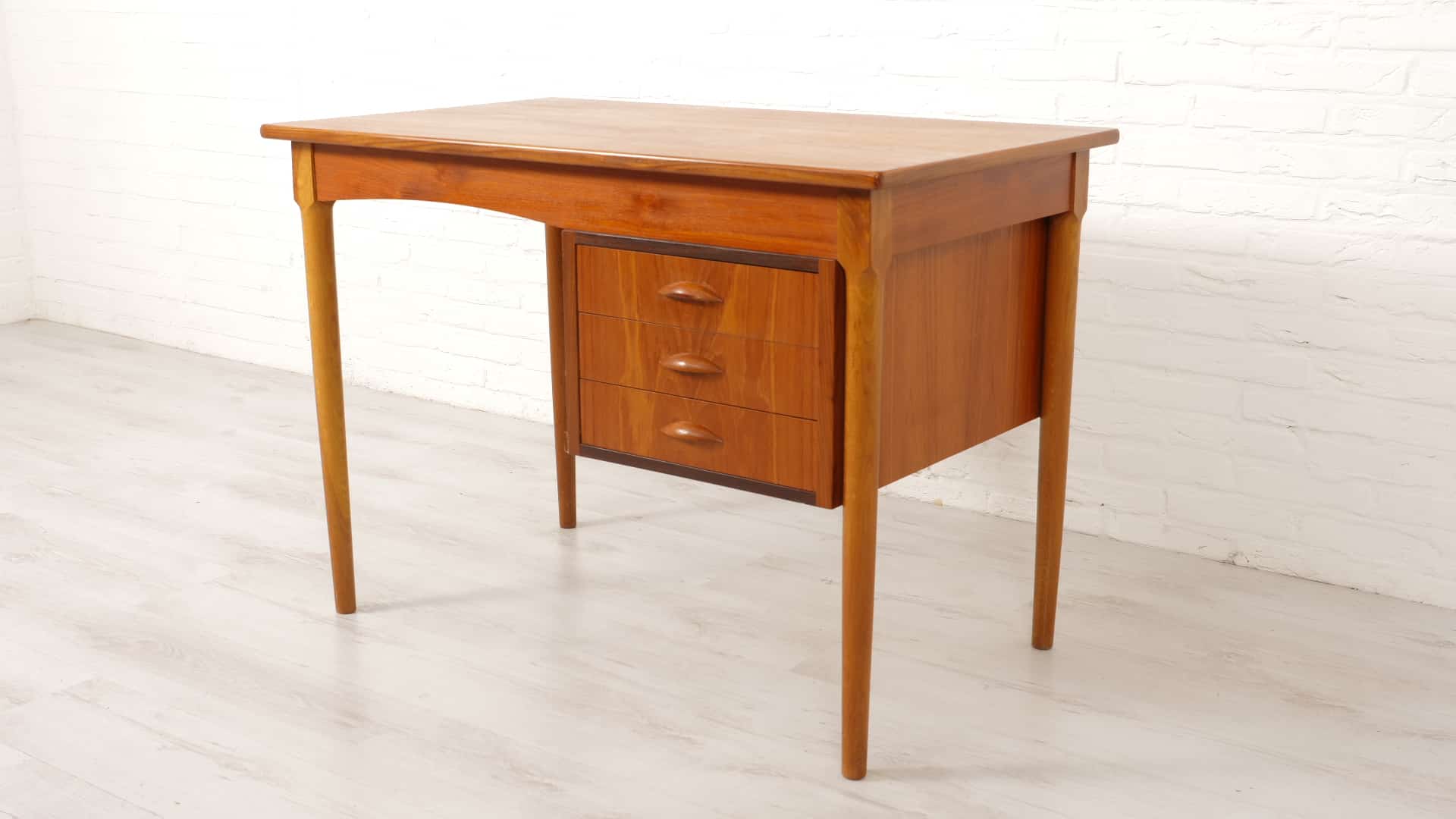 Vintage desk | Danish | Teak | Mid-century | 1960s online at Charming ...