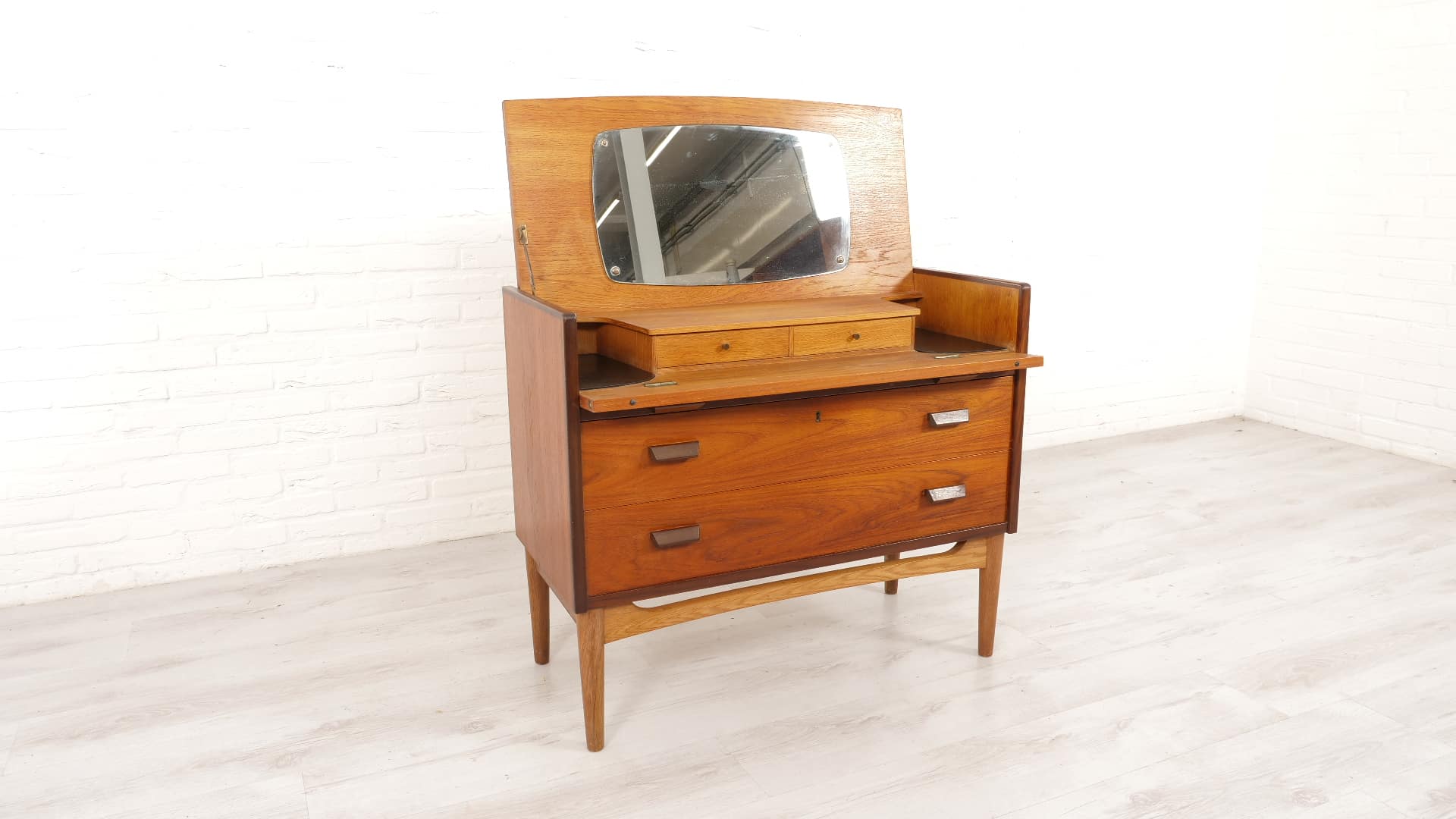 Vintage Deense ladekast | kaptafel | met spiegel | 3 lades online ...