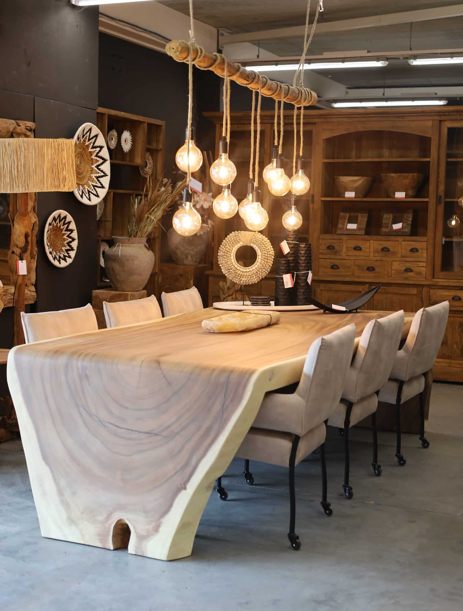 Suar Boomstamtafel, Watervalmodel uit Eén Stuk 290 cm | de Loods Meubelen