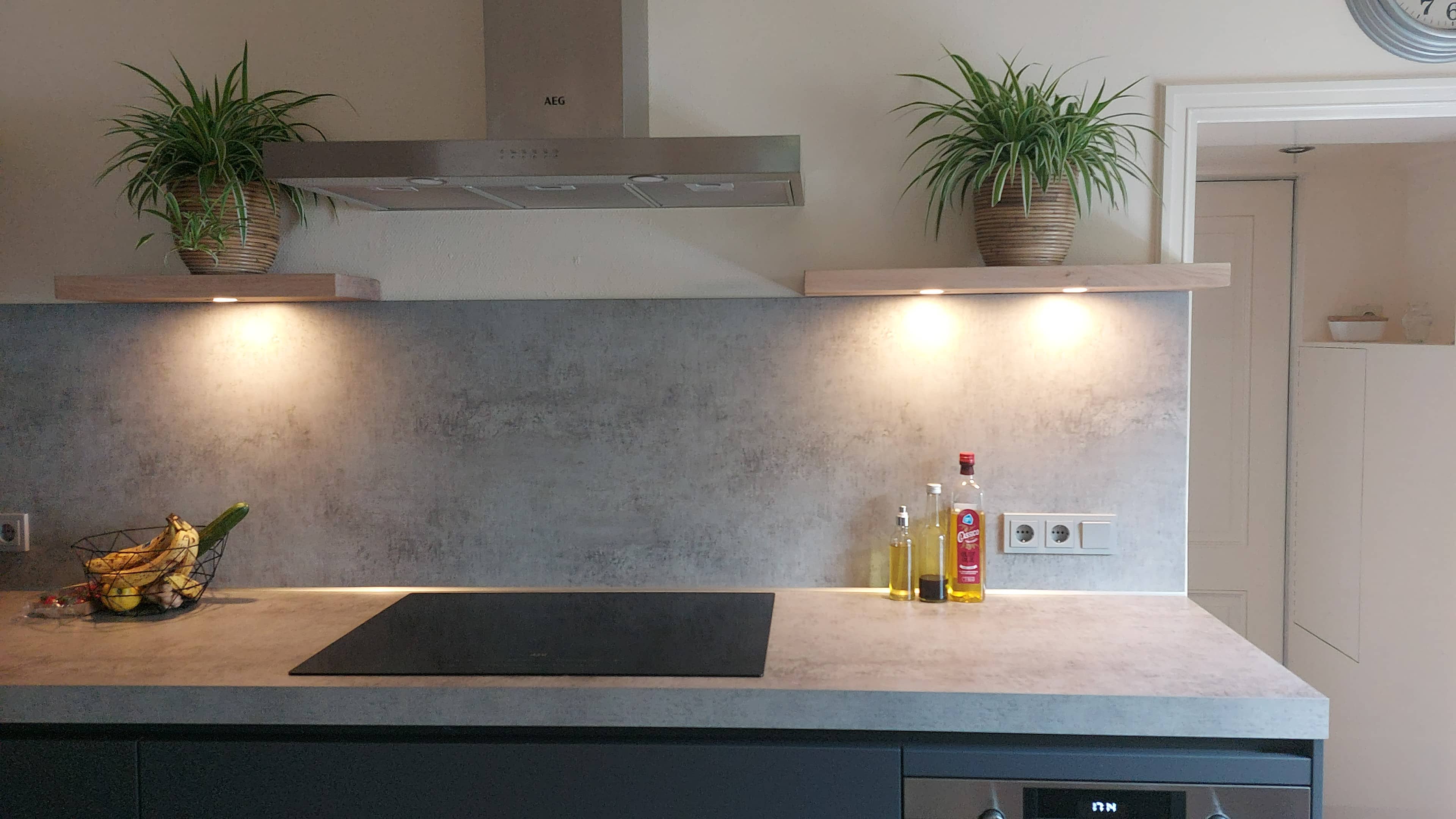 Eiken wandplank | Kantelbare Dimbare LED online bestellen bij ...